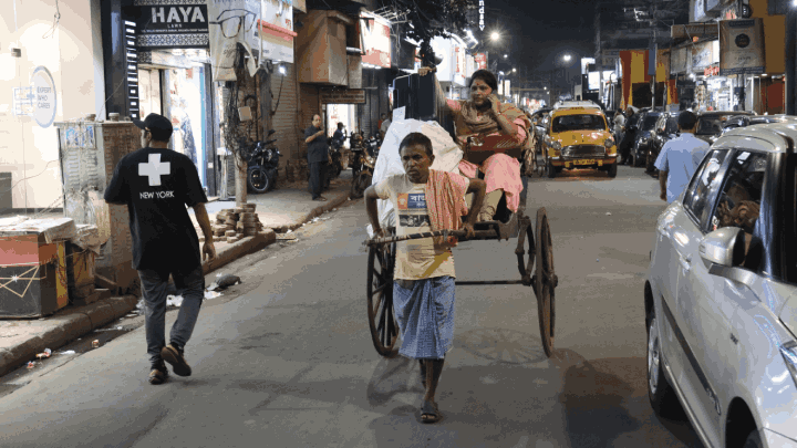 A Photographic Deliberation Upon Kolkata’s Controversial Hand-Pulled ...