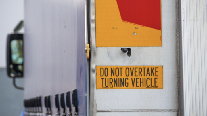 When Does Overtaking Become a Traffic Offence in New South Wales?