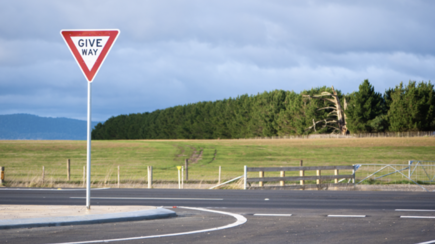 Which Driver Has To Give Way on NSW Roads? Know The Rules!
