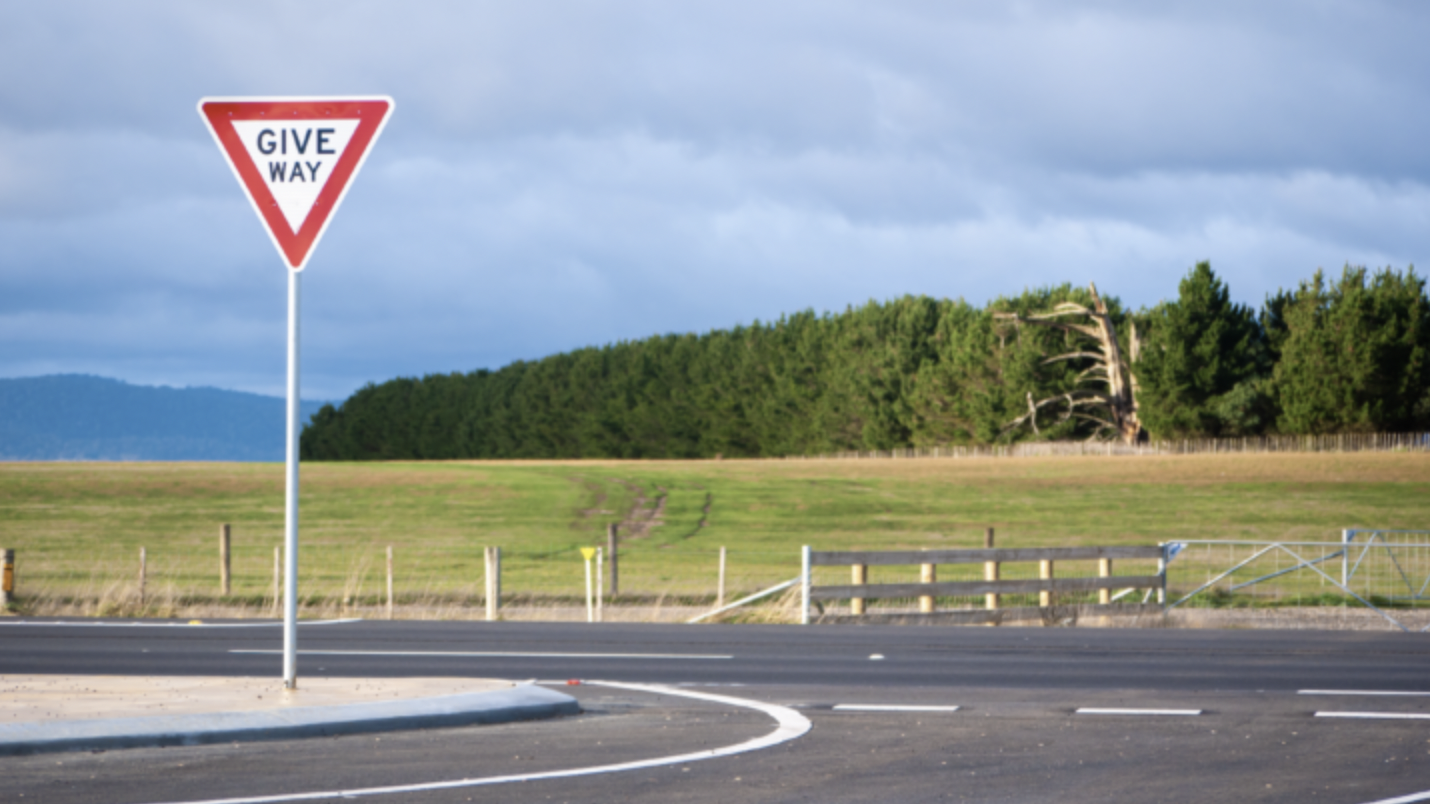 Which Driver Has To Give Way on NSW Roads? Know The Rules!